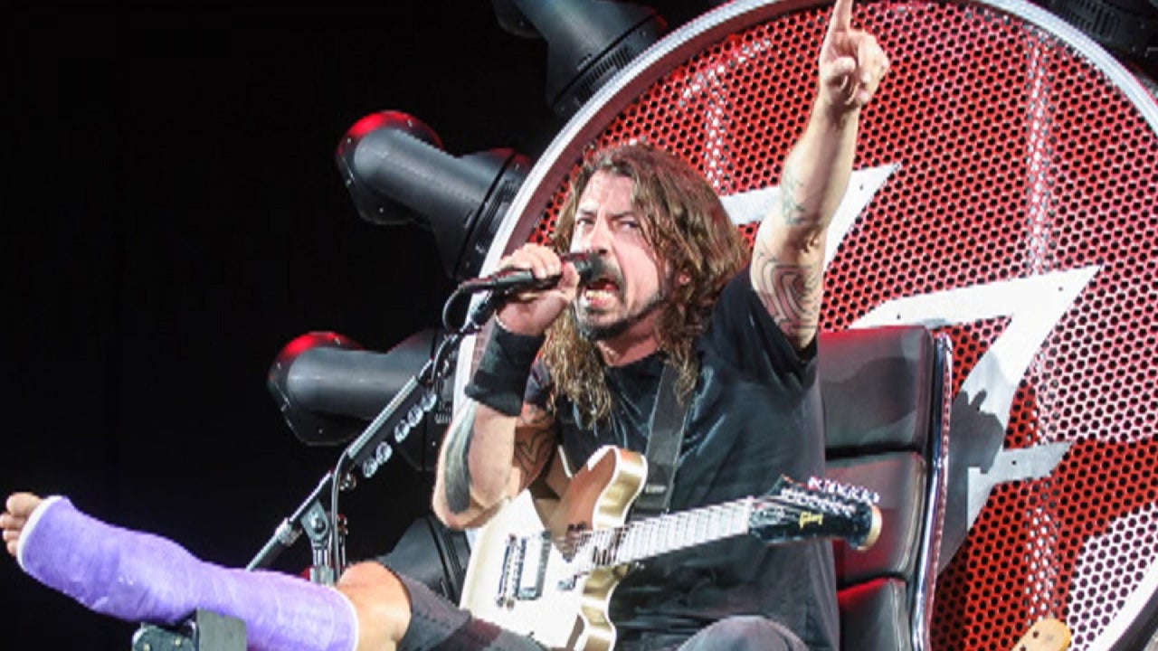 Dave Grohl Performs Concert With Broken Leg on 'Game of Thrones'-Style ...