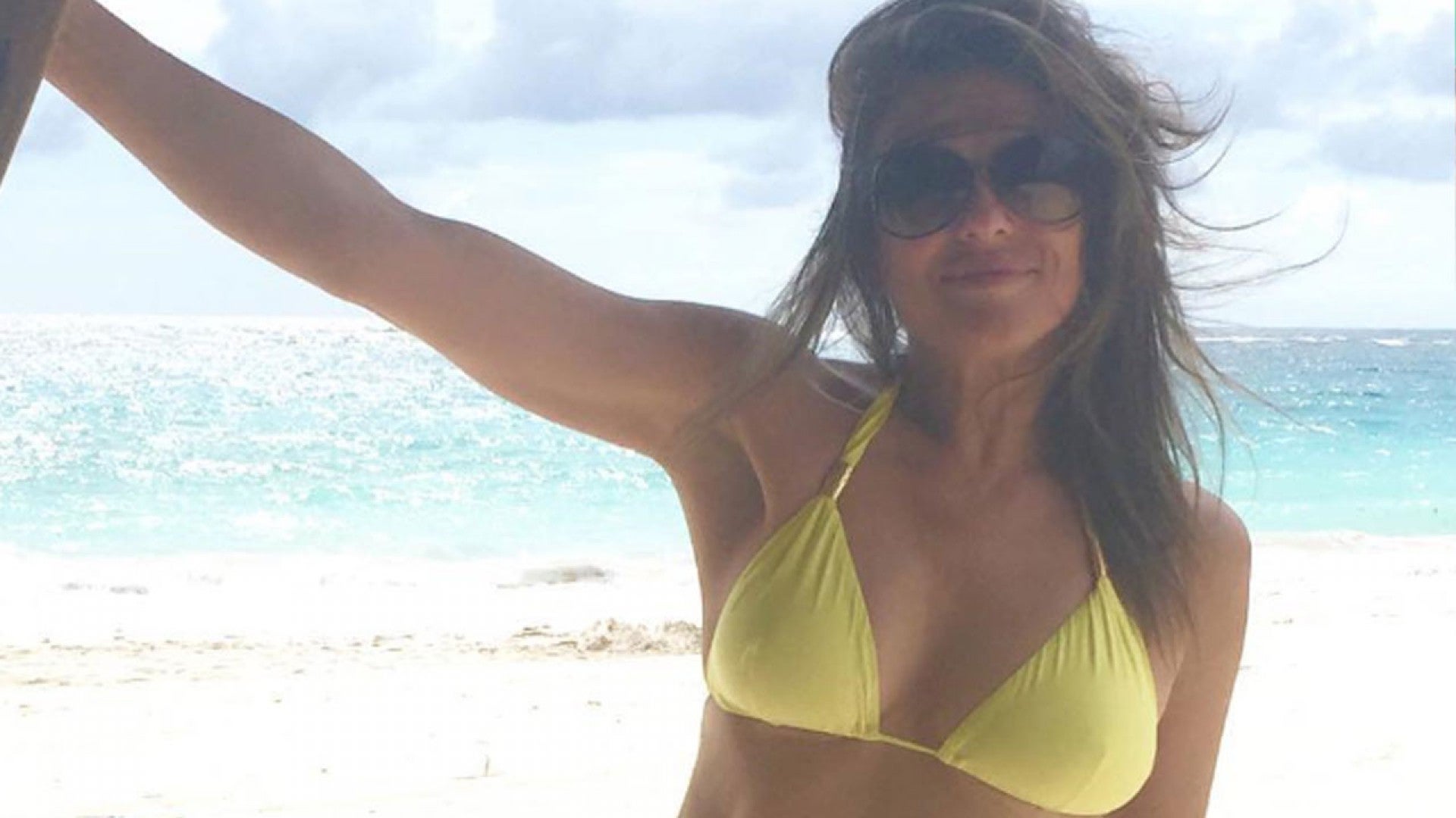 Debra Messing Bikini