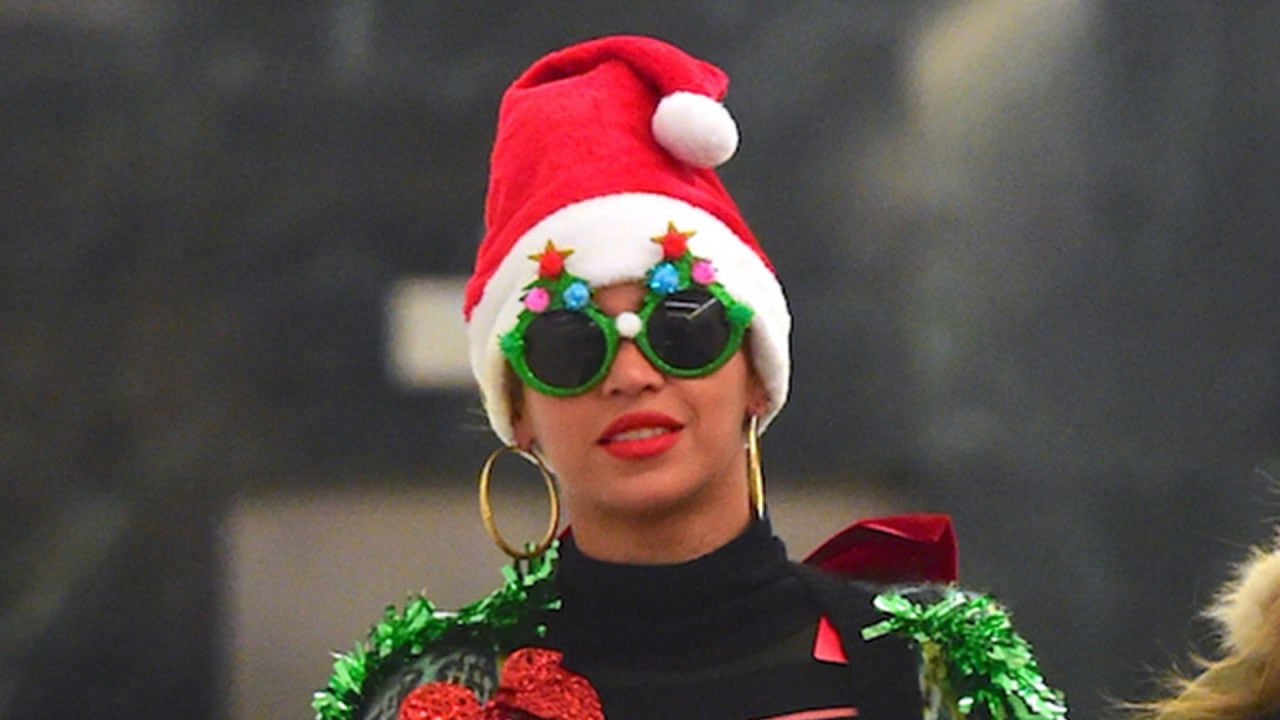Beyonce Went All-Out Dressed Like a Christmas Tree For Her Office Party ...