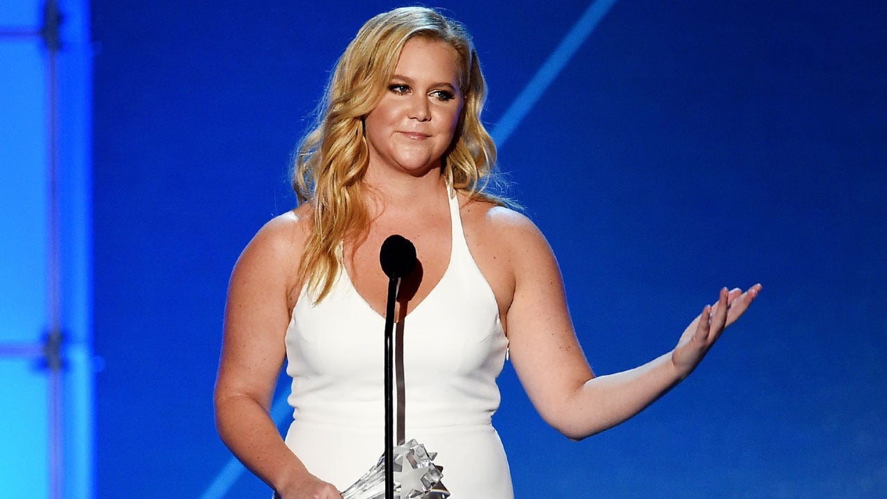 Amy Schumer Propositions Lily Tomlin, Kisses Her Boyfriend at Critics ...