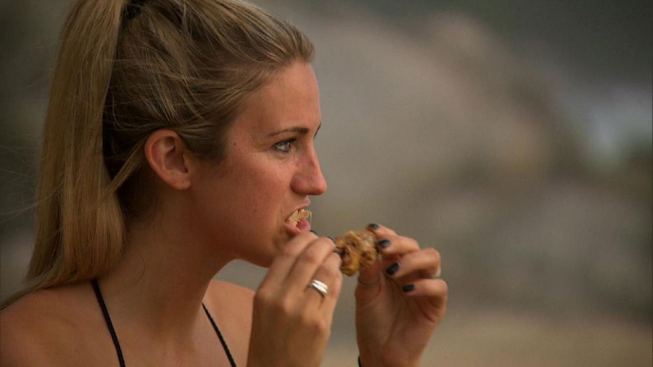 Watch 'Bachelor' Chicken Enthusiast Tiara Soleim Devour Plate of ...