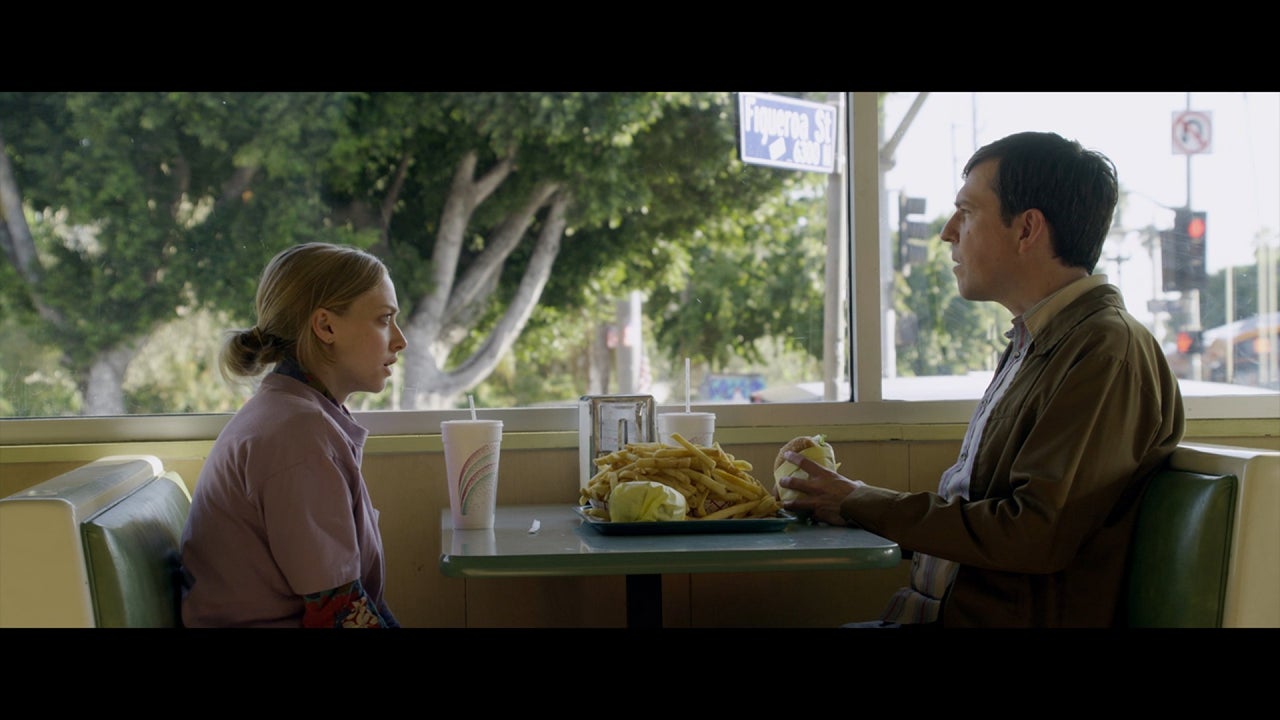 'The Clapper' First Look: Amanda Seyfried and Ed Helms Start a Sweet ...