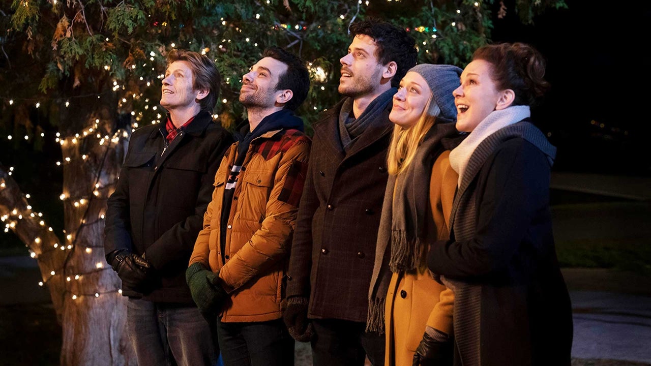 'The Moodys' First Look: A Dysfunctional Family Comes Together for the ...