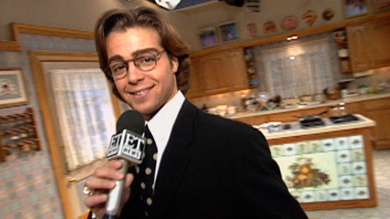 Joey Lawrence Gives Behind-the-Scenes Tour of ‘Blossom’ (Flashback)