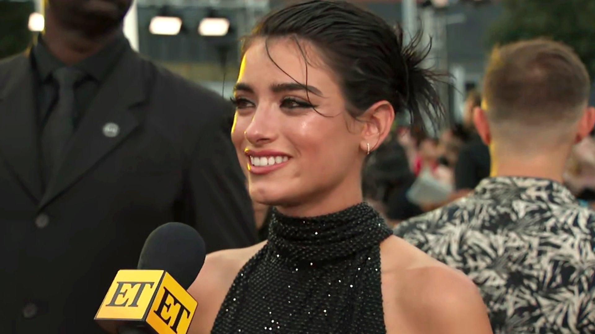 Dixie D'Amelio on Mom and Charli 'Dancing With the Stars' Casting ...